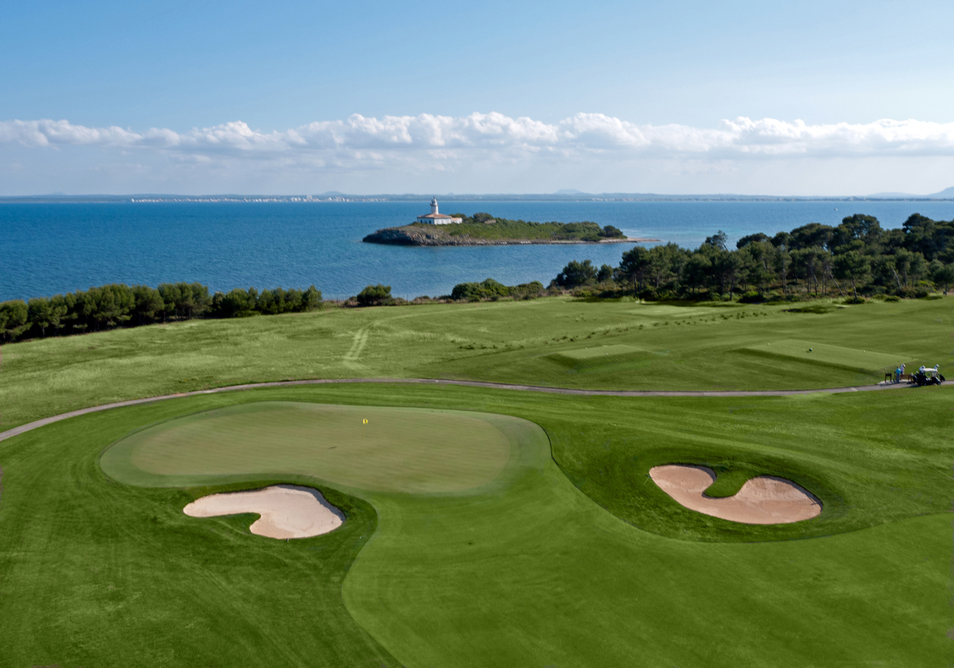 The Evolution of Smart Golf Courses: Integration of IoT - Club de Golf ...
